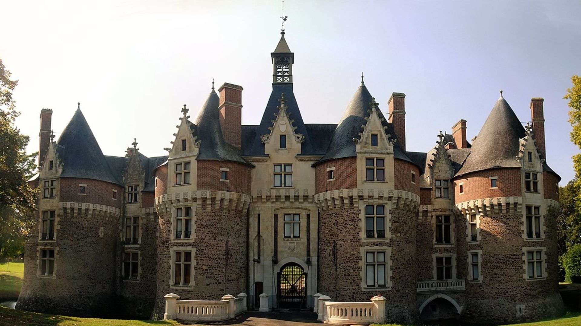 Rencontre avec un noble, propriétaire d’un château – Tradition Famille ...