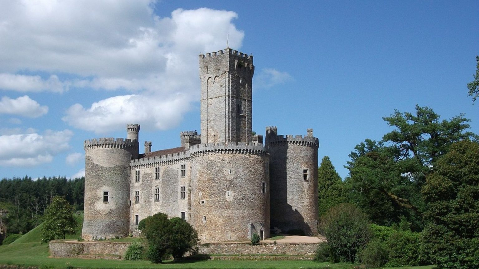 Des châteaux qui nourrissent la foi et invitent à la vie éternelle ...